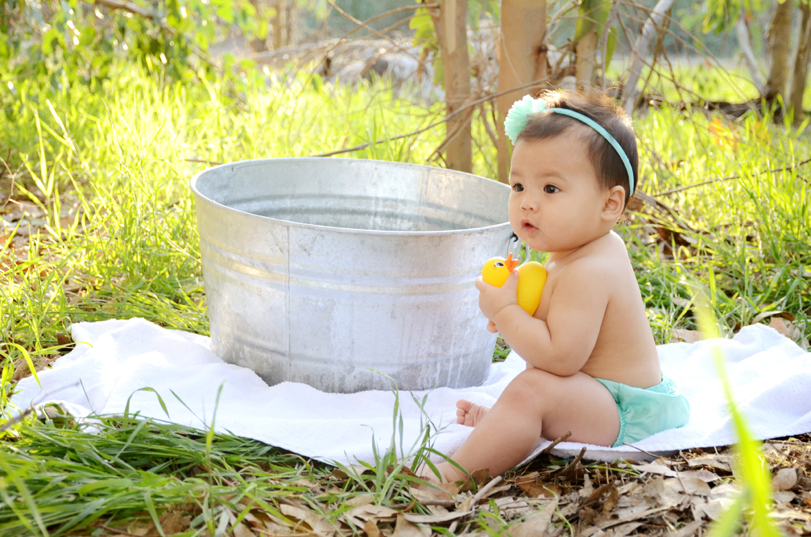 Outdoor Bubble Bath Photos 9 Month Baby Photography_3546 – Sam Allen ...