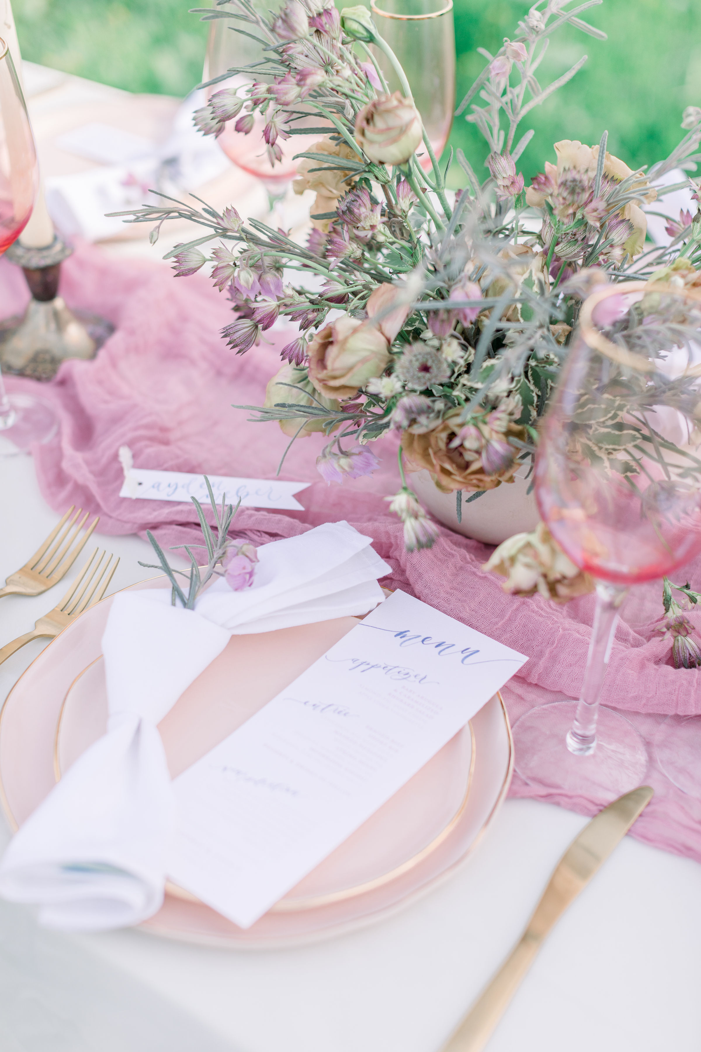 8 Ways to Make your Reception Table As Unique as You! – Sam Allen Creates